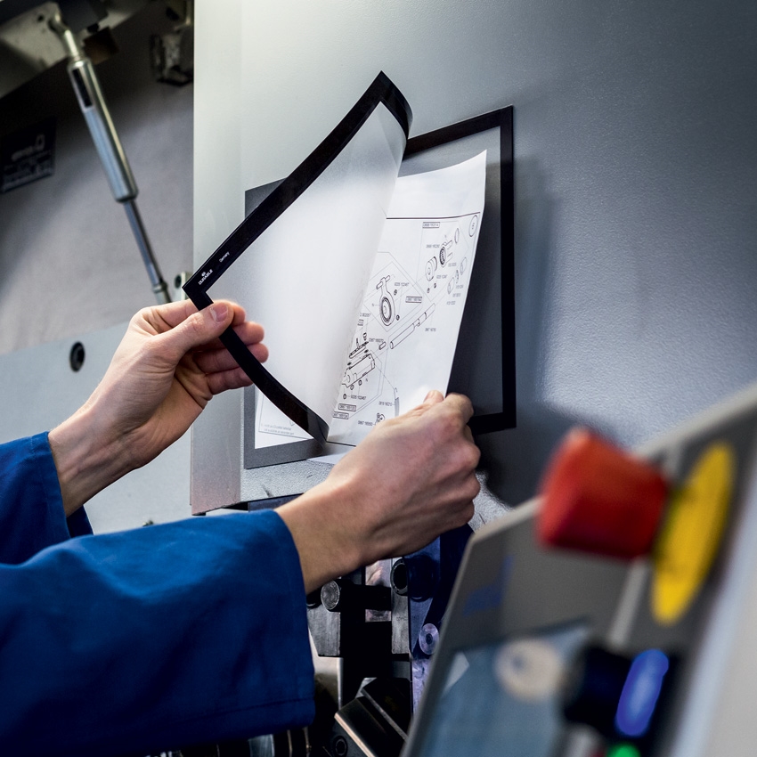 Självhäftande Magnetram - Duraframe® Svart | Skiltex.se