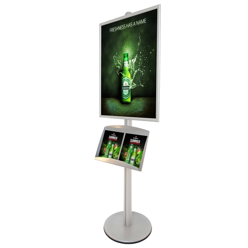 A1 Infostand med stålhylla | Köp hos Skiltex.dk